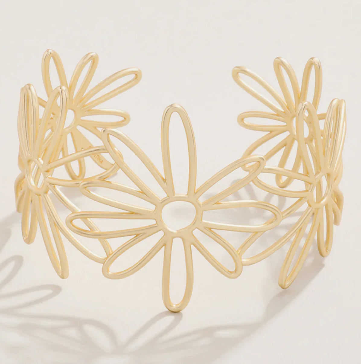 Happy Daisy Cuff – The Chiffarobe